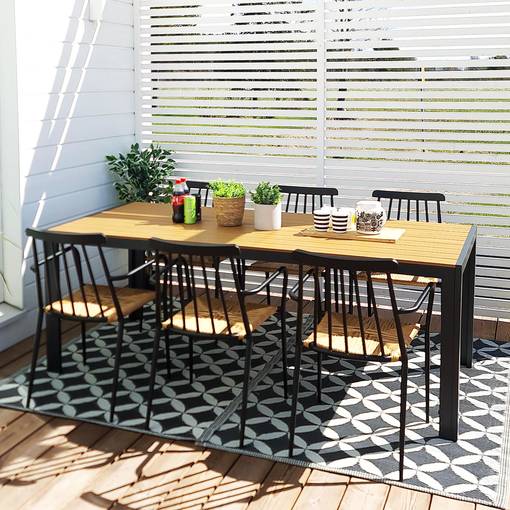 Rakennukset, kalusteet ja koristeet puutarhaan